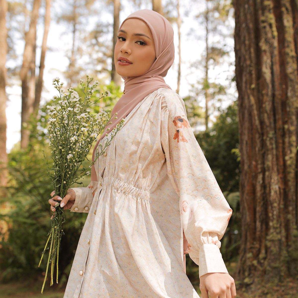 Shi by Shireen